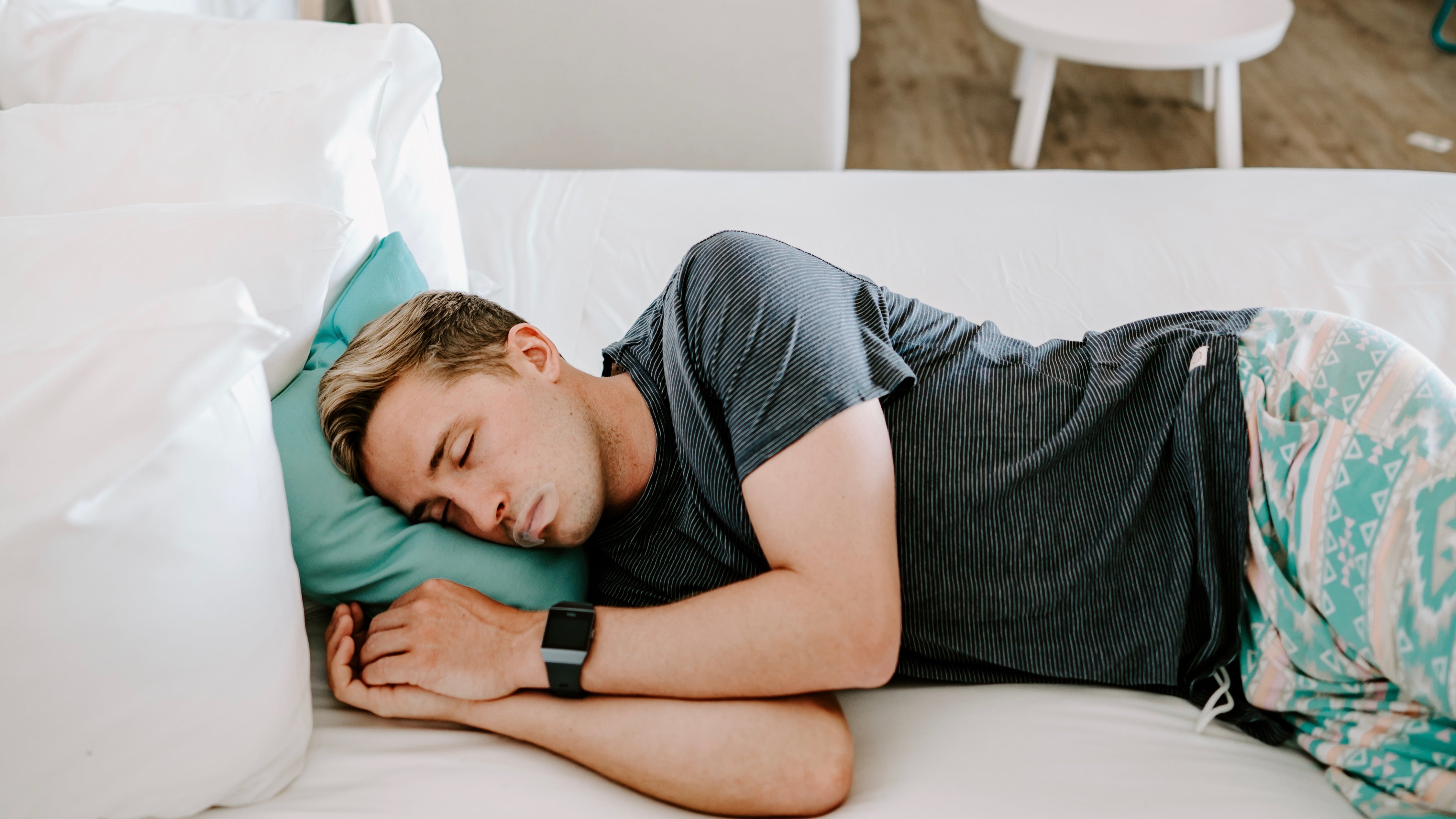 How to Clear a Stuffy Nose While Sleeping - SomniFix